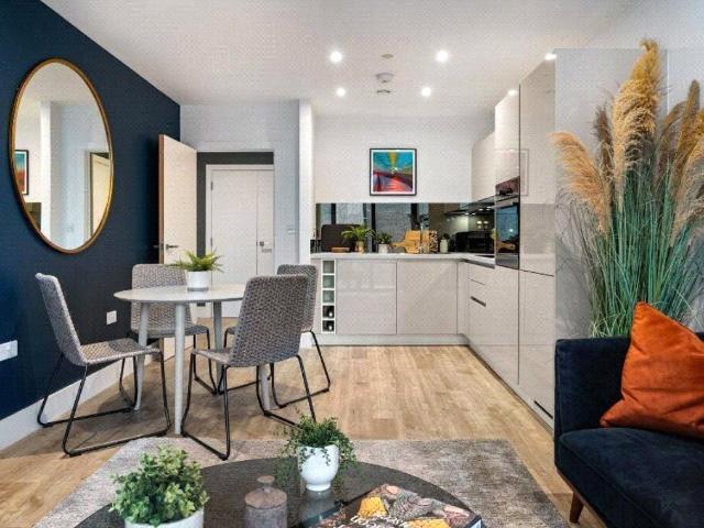 Fairfield Avenue, Staines Upon Thames, Surrey TW18, 1 bed flat to rent, £1,800 pcm | PrimeLocation