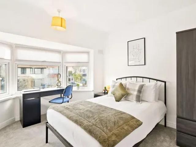 Fairfield Drive, London, UB6 7DE, United Kingdom | Room for rent #124213091 | Rentberry
