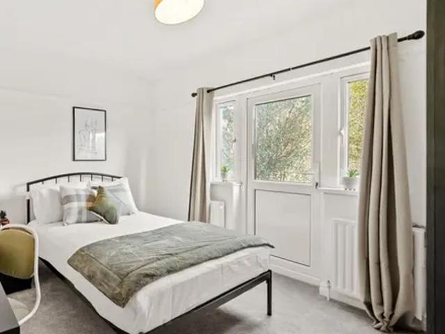 Fairfield Drive, London, UB6 7DE, United Kingdom | Room for rent #124215755 | Rentberry