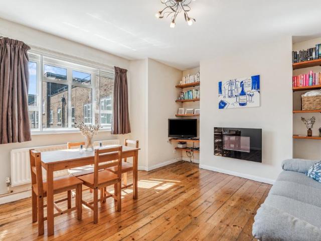 Fairfield Drive, London 3 bed flat to rent £2,750 pcm £635 pw