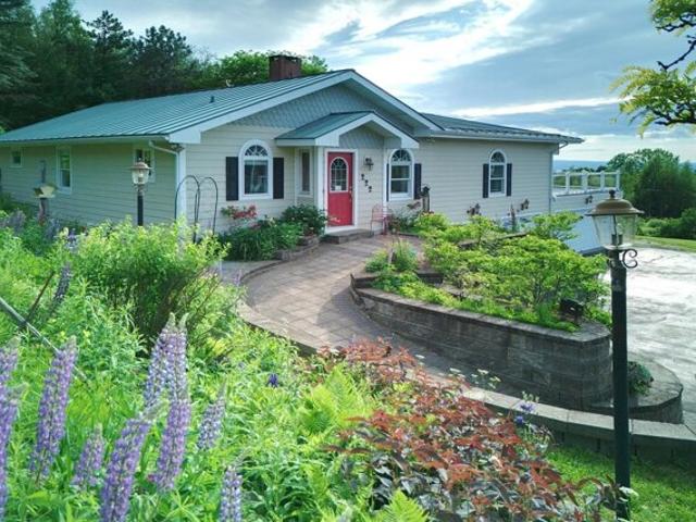 Fairfield Hill Rd, Saint Albans City, Home For Sale