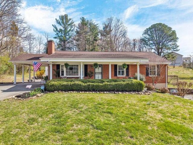 Fairfield Ln, Troutville, Home For Sale