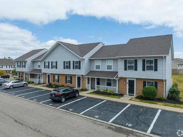 Fairfield Lakes 3 Bedroom Apartment for Rent at 3884 N Chalet Cir, Beavercreek, OH 45431