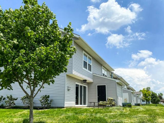Fairfield Lakes Townhomes 2 Bedroom Apartment for Rent at 3884 N Chalet Cir, Beavercreek, OH 45431