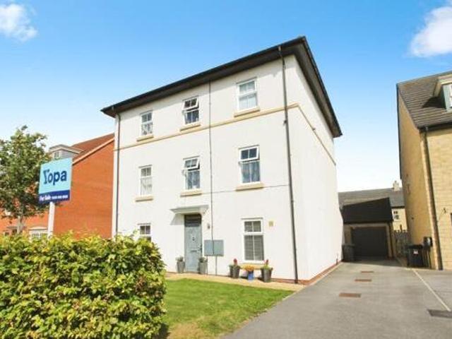 Fairfield Link, Leeds, 4 Bedroom Semi detached