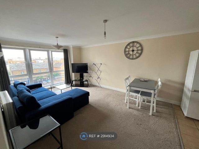 Fairfield Square, Gravesend DA11, 2 bed flat to rent, £1,500 pcm | PrimeLocation