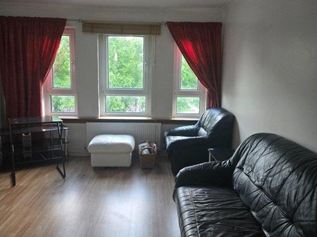 Fairfield Place, Falkirk FK2, 2 bed flat to rent, £795 pcm | PrimeLocation