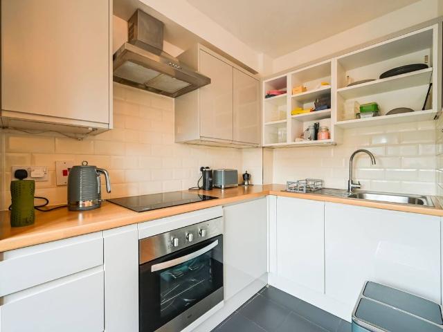 Fairfield Road, Bow, London E3, 1 bed flat to rent, £1,840 pcm | PrimeLocation