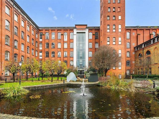 Fairfield Road, Bow Quarter, E3 2 bed apartment to rent £2,400 pcm £554 pw