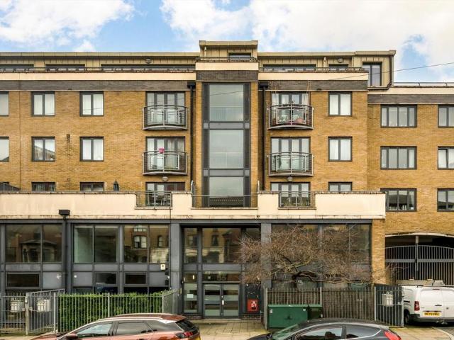 Fairfield Road, London E3 1 bed flat to rent £1,750 pcm £404 pw
