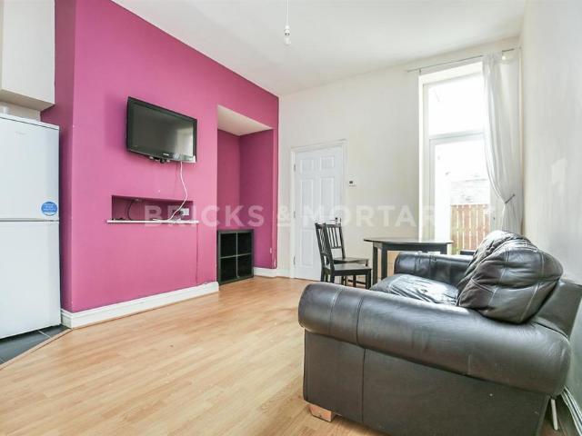 Fairfield Road, Newcastle Upon Tyne NE2 3 bed flat to rent £1,820 pcm £420 pw