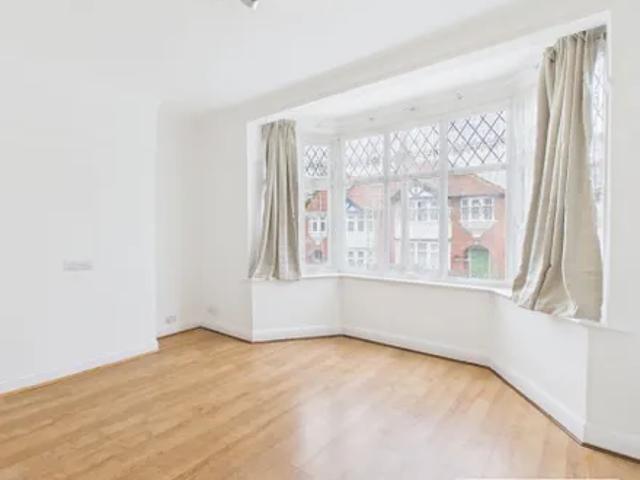 Fairfields Close, London, NW9 9AQ, United Kingdom | 3 bed house for rent #125328255 | Rentberry