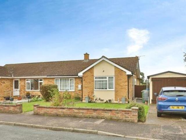 Fairholme Close, Ashill, 3 Bedroom Semi detached