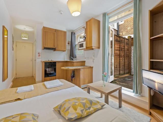 Fairholme Road, West Kensington, London W14, Studio to rent, £1,712 pcm | PrimeLocation