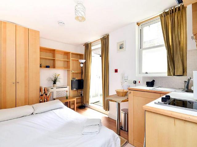 Fairholme Road, West Kensington. Studio to rent £1,712 pcm £395 pw