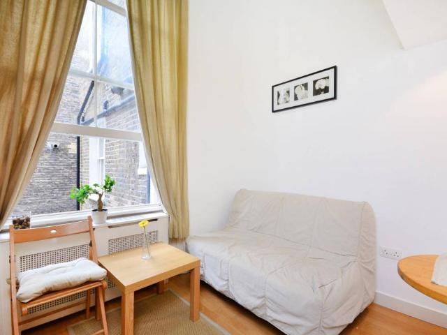 Fairholme Road, West Kensington. Studio to rent £1,798 pcm £415 pw