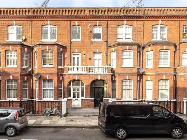 Fairholme Road, London W14 2 bed flat to rent £2,500 pcm £577 pw