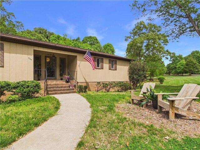 Fairidge Dr, Jamestown, Home For Sale