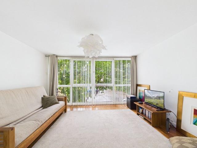 Fairlawns, East Twickenham, TW1