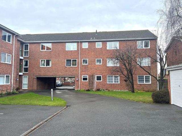 Fairlawns, Newmarket CB8, 2 bed flat to rent, £1,250 pcm | PrimeLocation