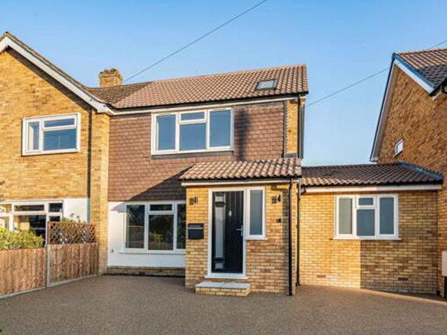 Fairlands Avenue, Fairlands, 3 Bedroom Semi detached