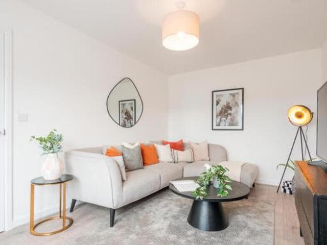 Fairlands Avenue, Sutton, 3 Bedroom End