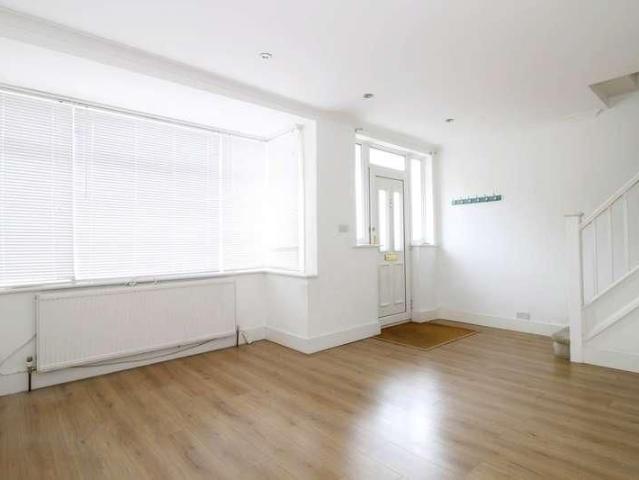 Fairlands Avenue, Sutton, SM1
