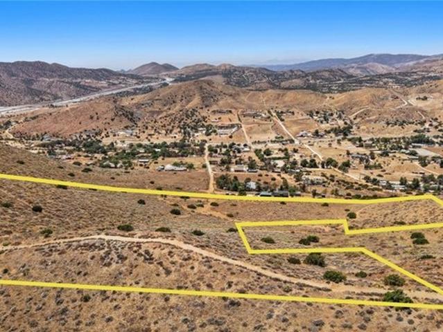 Fairlane St, Acton, CA 93510