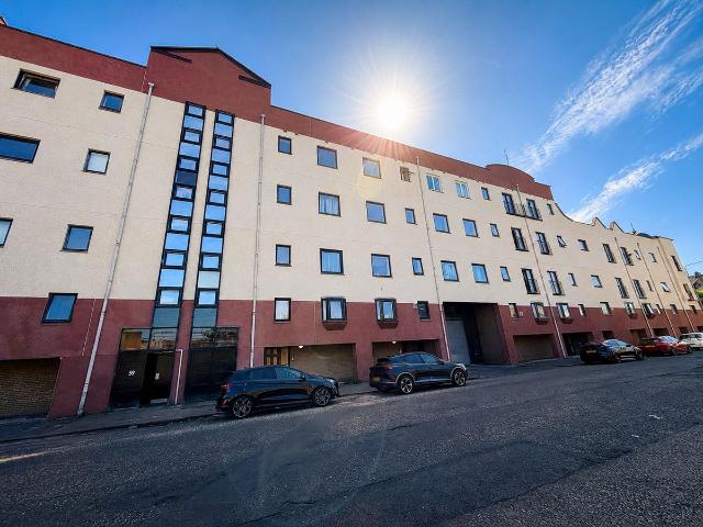 Fairley Street, Glasgow G51, 2 bed flat to rent, £825 pcm | PrimeLocation