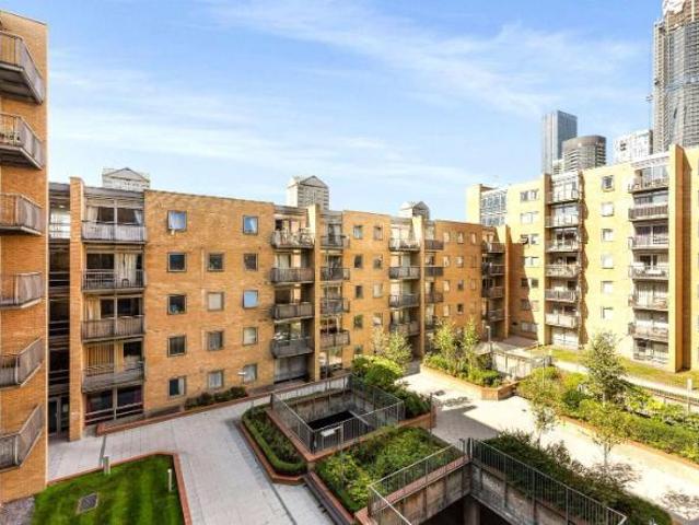 Fairlead House, Cassilis Road, Canary. 2 bed flat to rent £2,340 pcm £540 pw