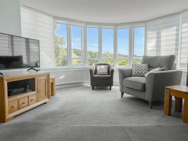 Fairlight Road, Hastings, TN35 5EL