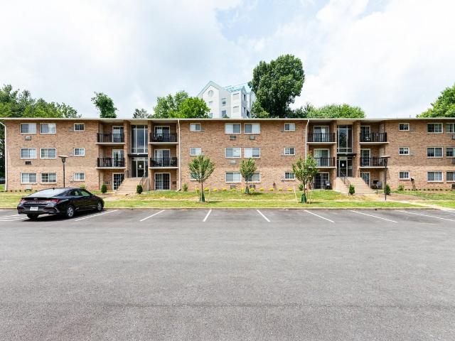 Fairmount Park 3 Bedroom Apartment for Rent at 400 W Crestwood Dr, Camp Hill, PA 17011