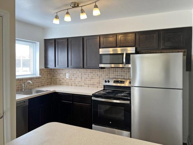 Fairmount Park 3 Bedroom Apartment for Rent at 400 W Crestwood Dr, Camp Hill, PA 17011