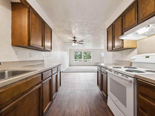 Fairmount Park Apartments 2 Bedroom Apartment for Rent at 694 Rural Ave S, Salem, OR 97302 South Central