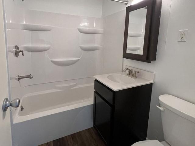 Fairmount Park Studio Apartment for Rent at 400 W Crestwood Dr, Camp Hill, PA 17011