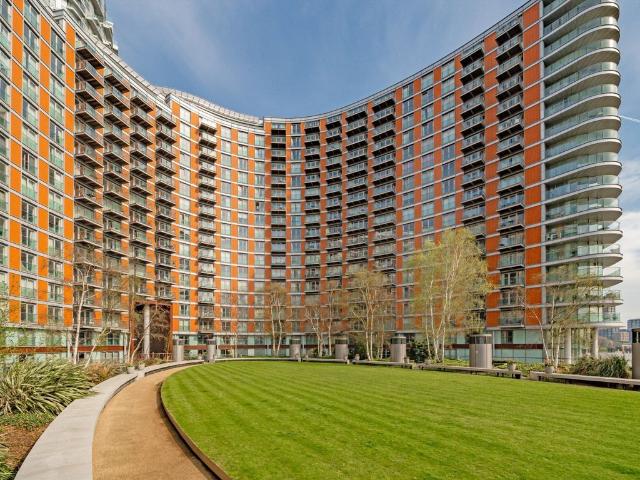 Fairmont Avenue, Canary Wharf E14, 2 bed flat to rent, £2,600 pcm | PrimeLocation