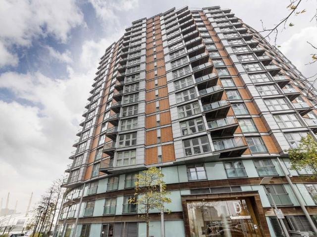 Fairmont Avenue, Canary Wharf E14, 2 bed flat to rent, £2,821 pcm | PrimeLocation