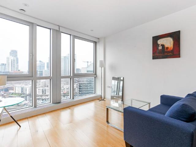 Fairmont Avenue, E14 Studio to rent £1,750 pcm £404 pw