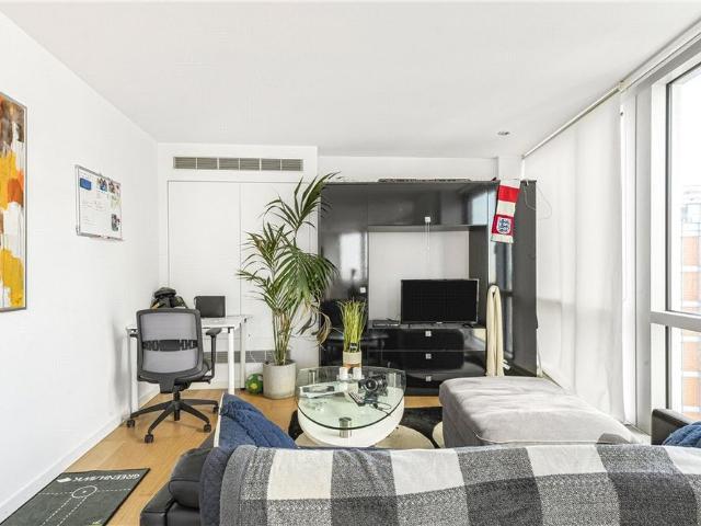 Fairmont Avenue, London, E14 9JB
