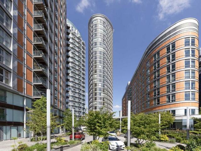 Fairmont Avenue, London E14 Studio to rent £1,800 pcm £415 pw