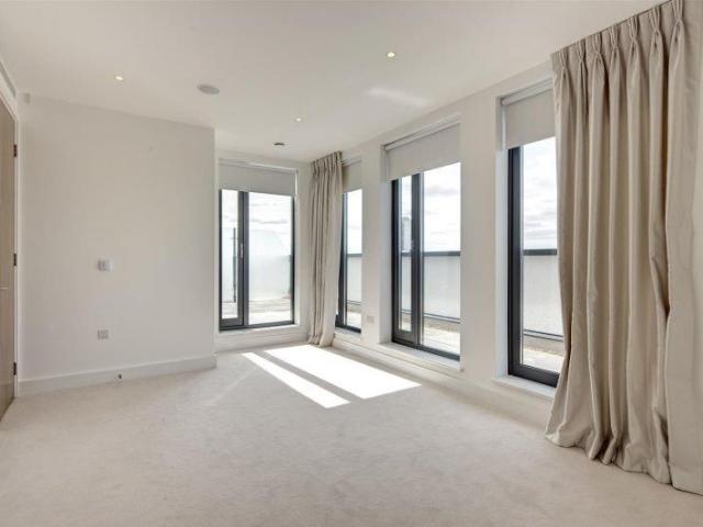 Fairmont Mews, Finchley Road NW2