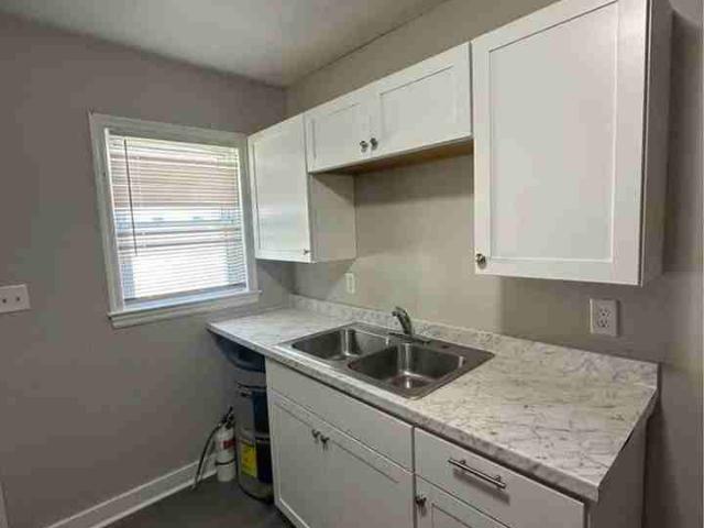 Fairmont Street Apartments 2 Bedroom Apartment for Rent at 1339 Fairmont St, Charlotte, NC 28216 Oaklawn