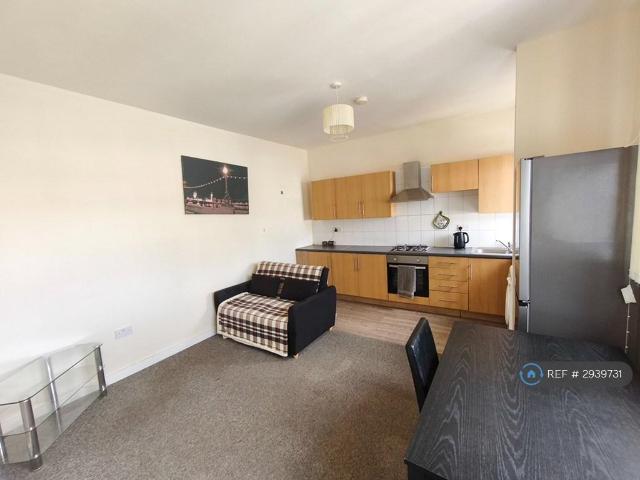 Fairmile Ave, London, SW16 3 bed maisonette to rent £2,250 pcm £519 pw