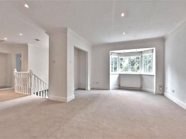 Fairmile Lane, Cobham, KT11