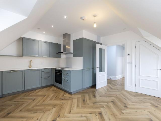 Fairmile Lane, Cobham KT11, 1 bed flat to rent, £1,600 pcm | PrimeLocation
