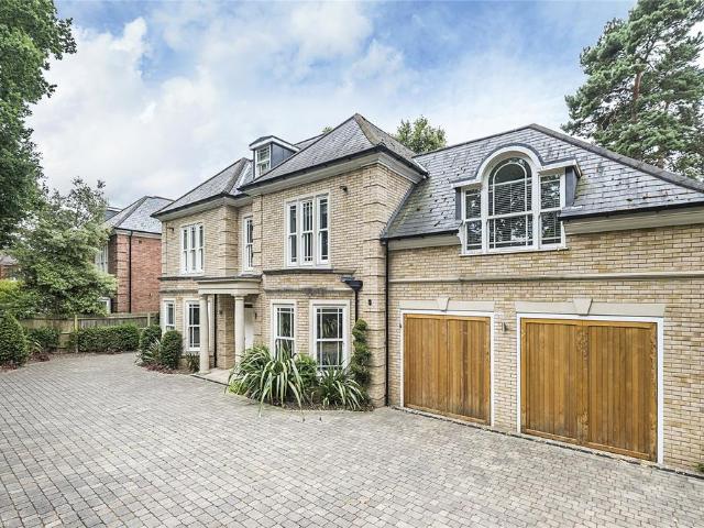 Fairmile Lane, Cobham, Surrey, KT11 5 bed detached house to rent £9,000 pcm £2,077 pw