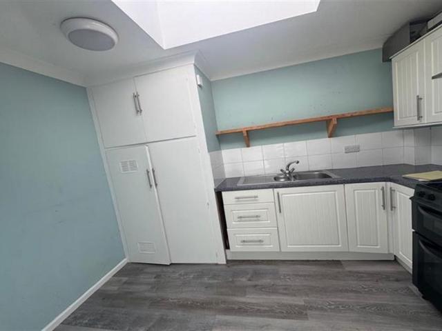 Fairmile Road, BH23 2 bed flat to rent £1,150 pcm £265 pw