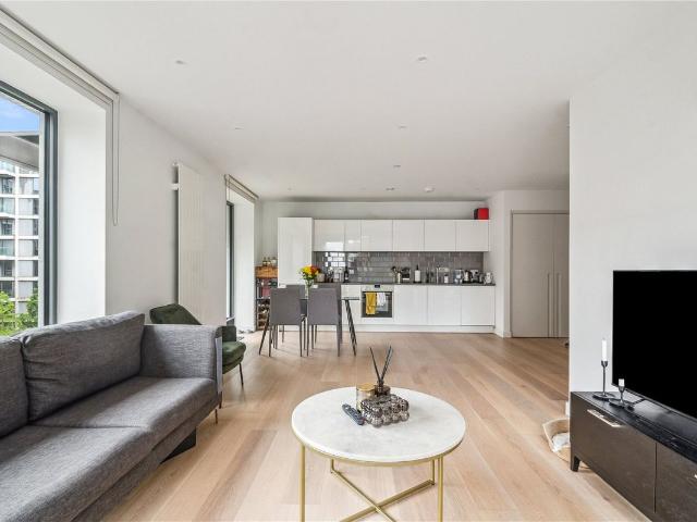 Fairwater House, Bonnet Street, London E16, 1 bed flat to rent, £2,100 pcm | PrimeLocation