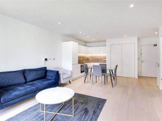 Fairwater House, Bonnet Street, London E16, 1 bed flat to rent, £2,100 pcm | PrimeLocation