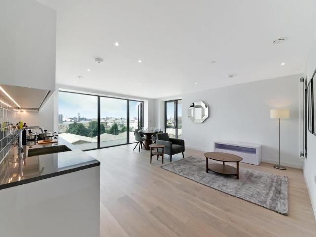 Fairwater House, Royal Wharf, London. 2 bed apartment to rent £2,799 pcm £646 pw